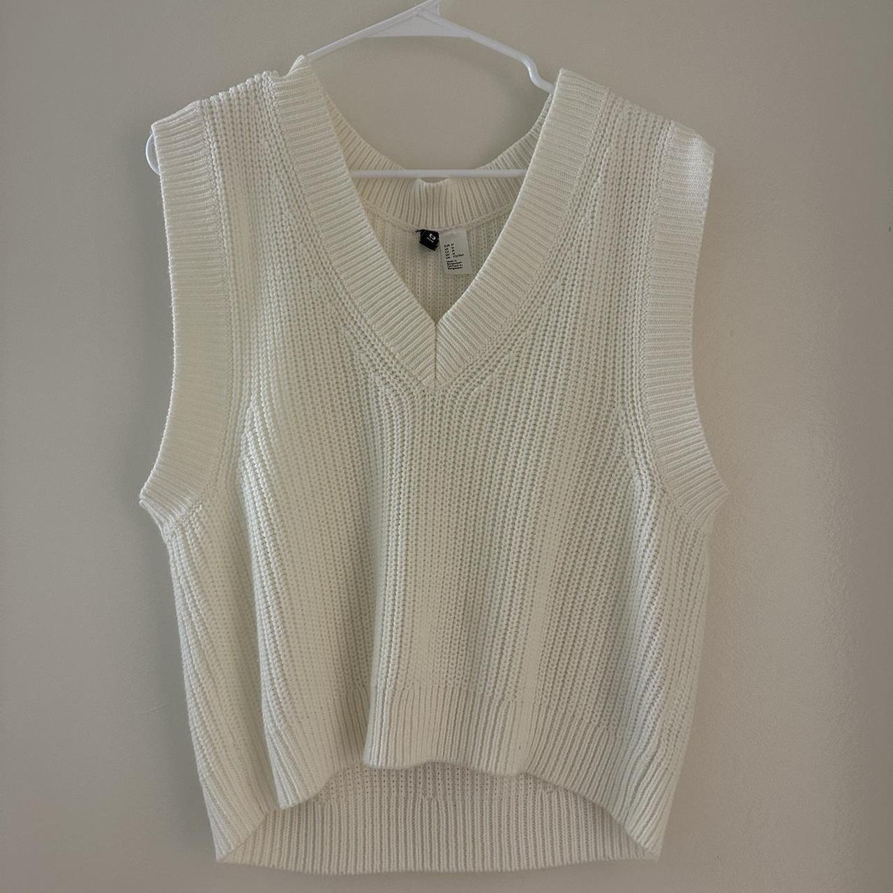White knit vest Size- medium - Depop