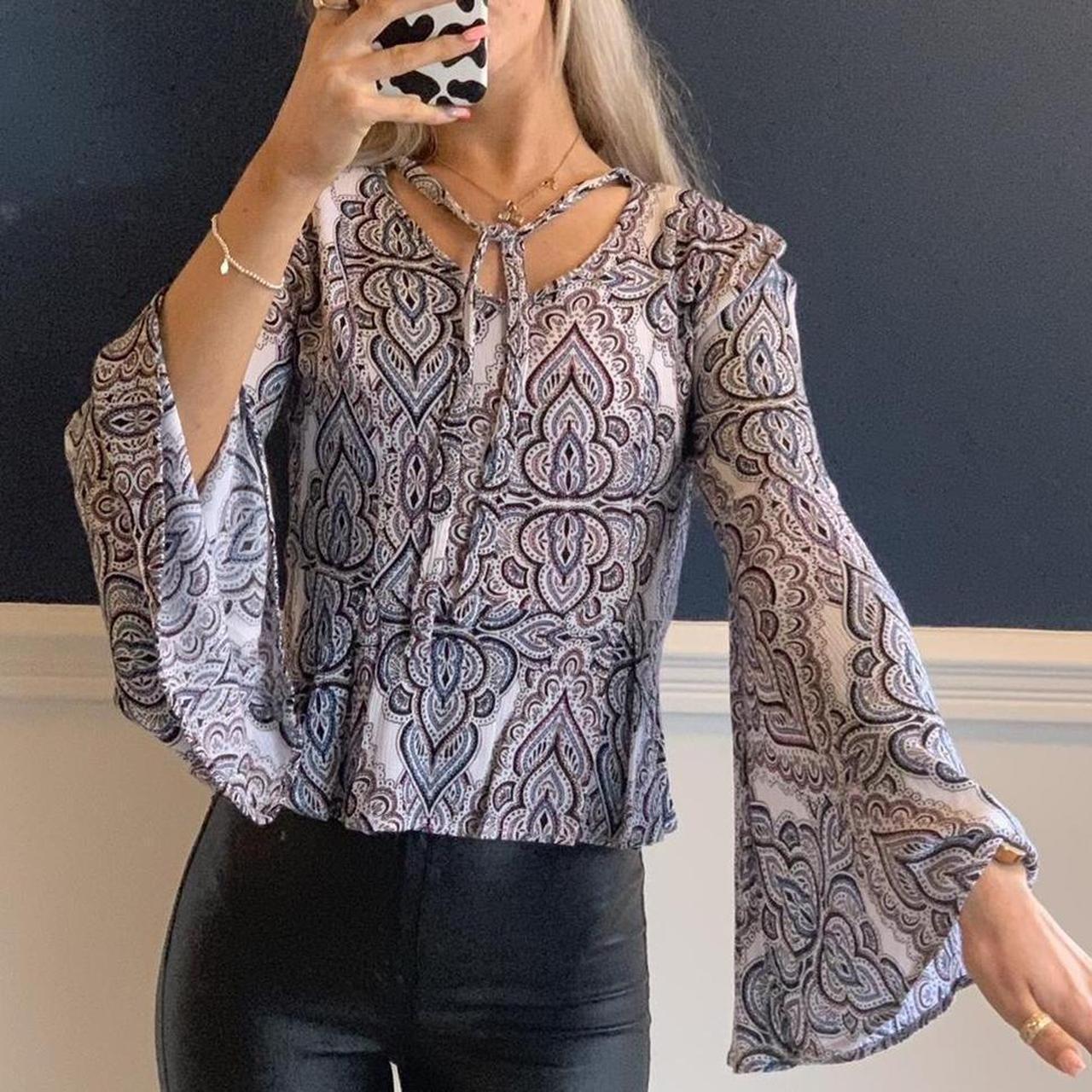 70s style bell sleeve blouse Size 4 Primark - Depop