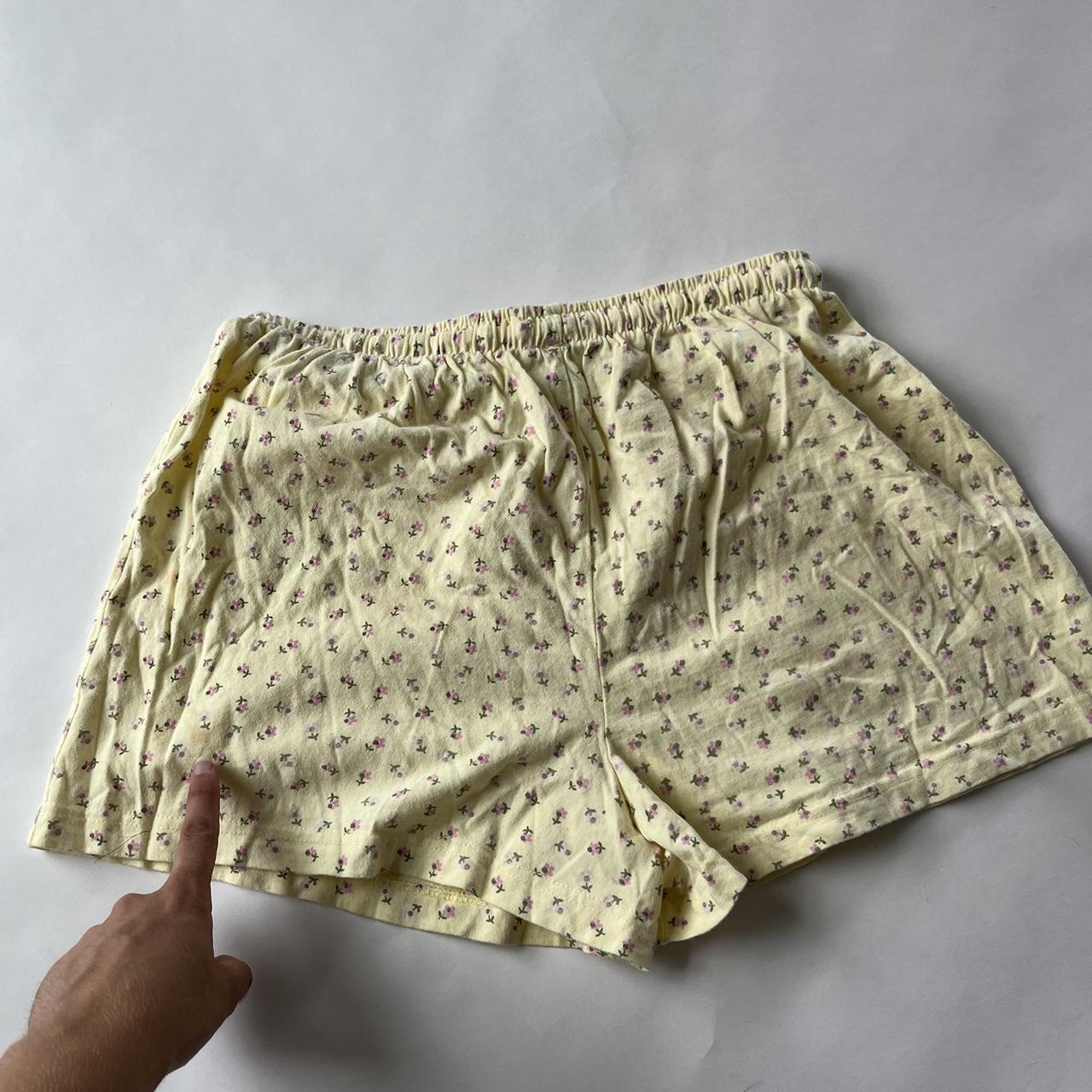 VINTAGE DAINTY FLORAL PAJAMA SHORTS dm before... - Depop