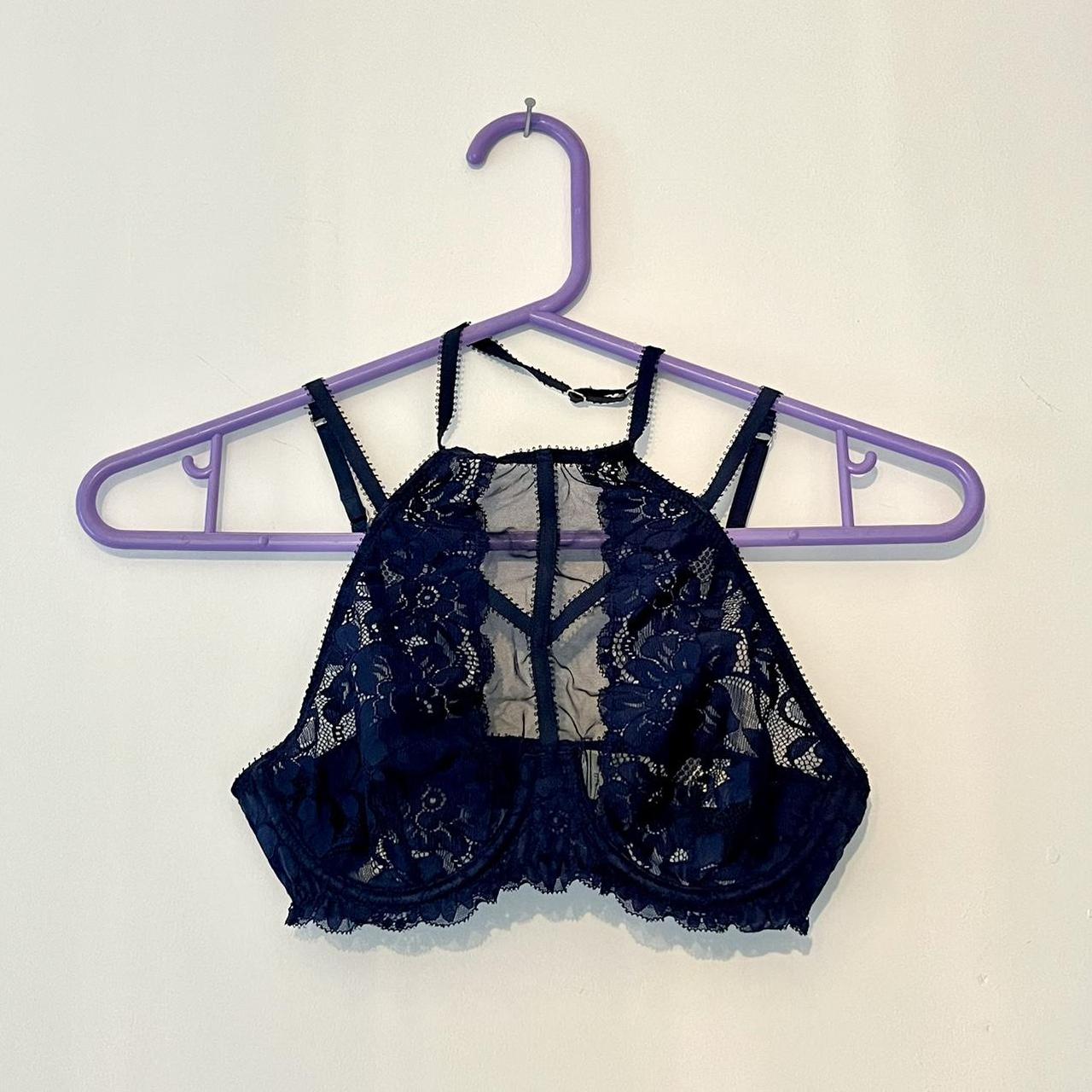 Dainty Underwire Lace Bra Barely worn, open to... - Depop