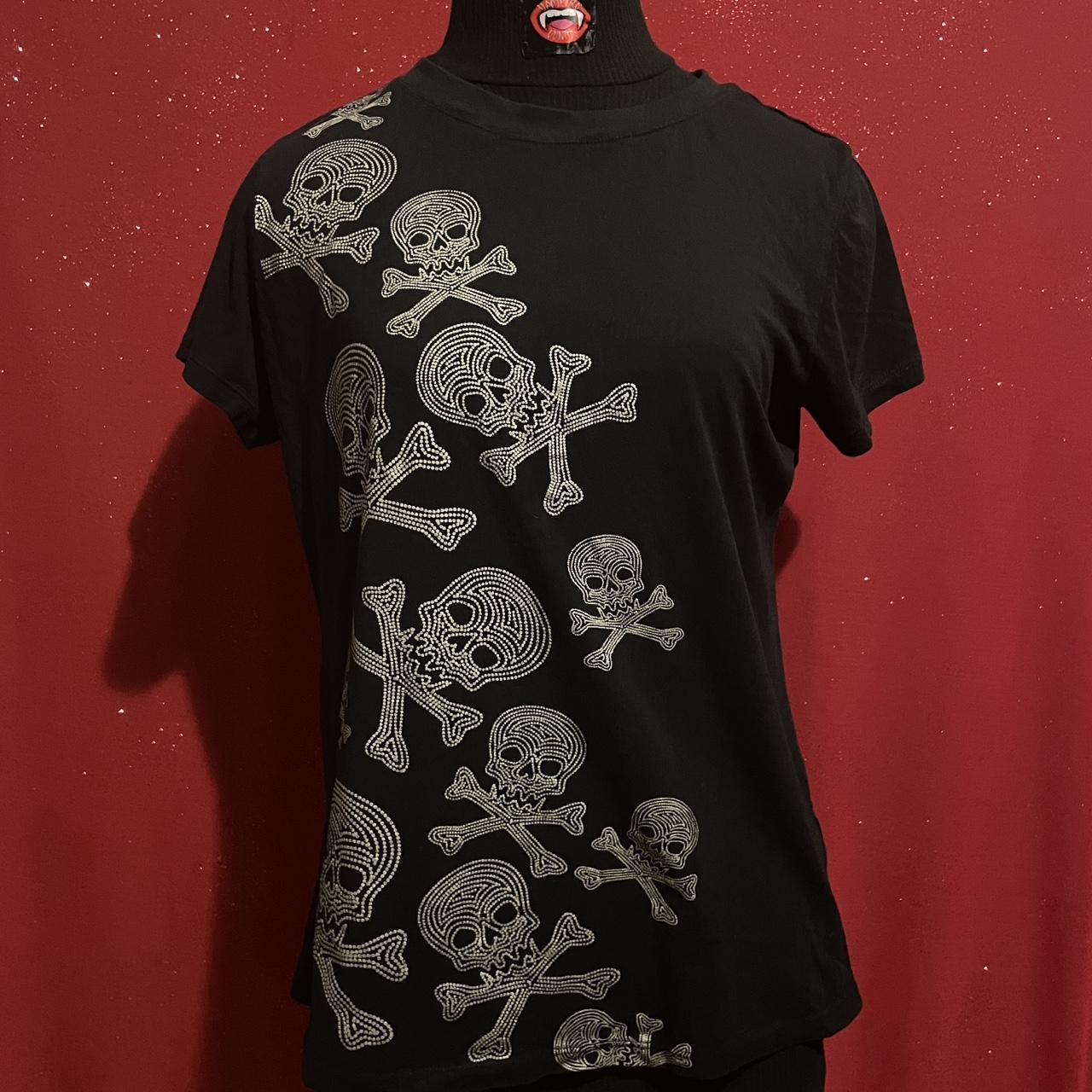 2016 skull and crossbones emo top. Silver dot... - Depop
