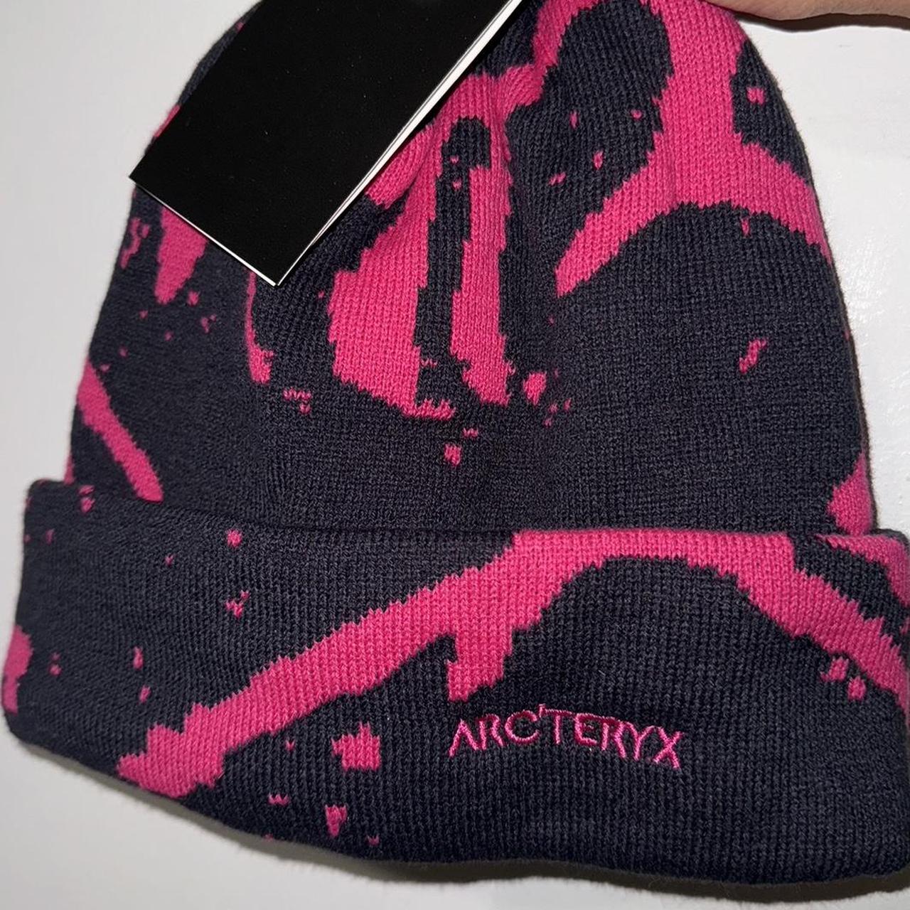 ARCTERYX grotto toque beanie. black and hot pink.... - Depop ARCTERYX grotto toque beanie. black and hot pink.... - Depop