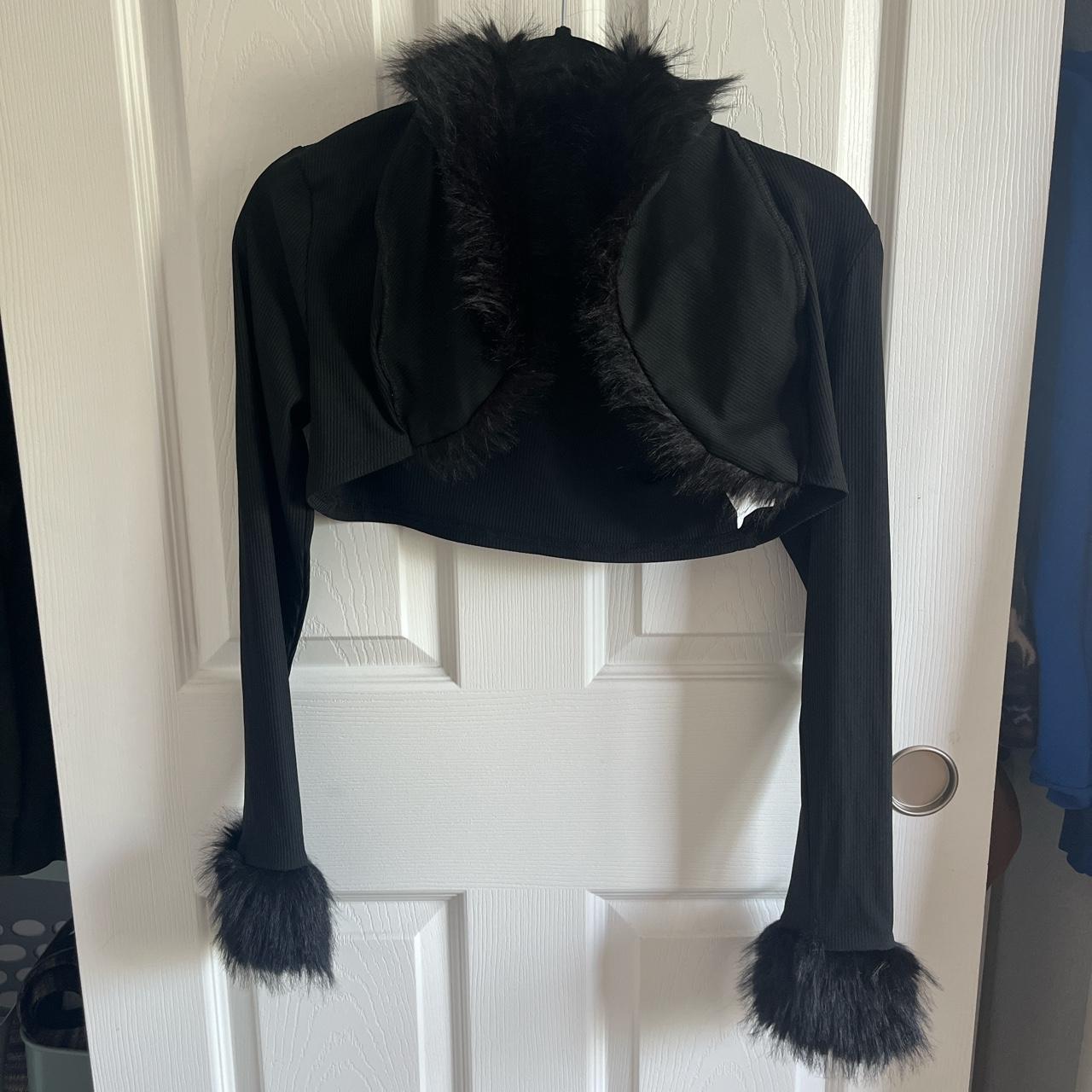 SHEIN cropped fluffy shrug Size S - Depop