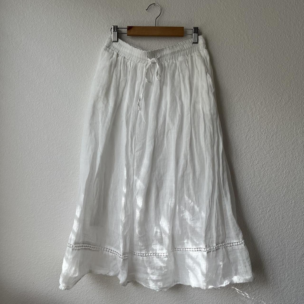 Gorgeous white flowy midi skirt 🤍 Women’s S Mint... - Depop