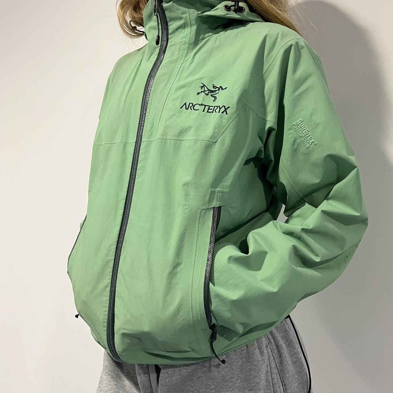 Green arcteryx jacket💚 Womens XS Condition is worn... - Depop
