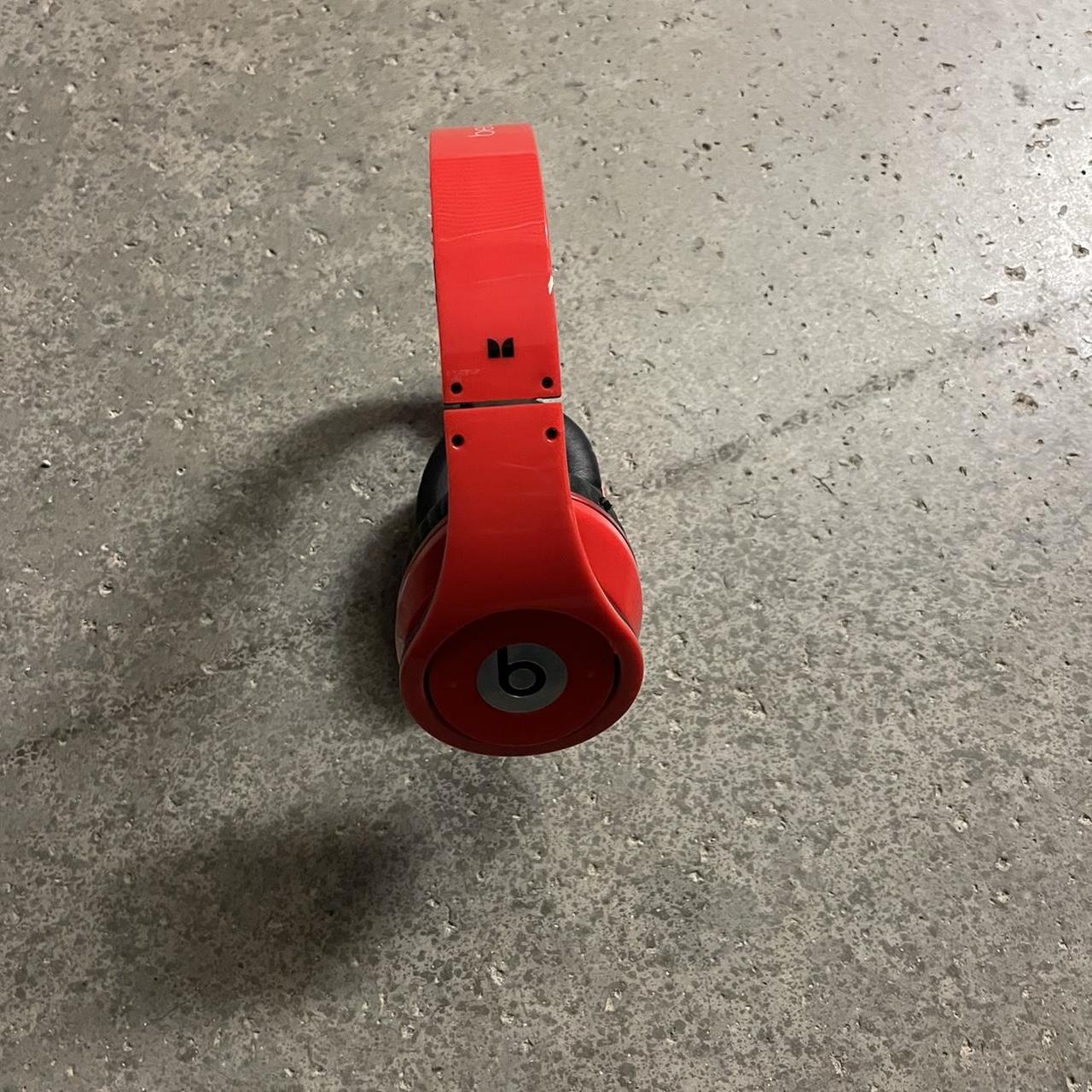 red beats by dr dre headphones *no wire, no case... - Depop