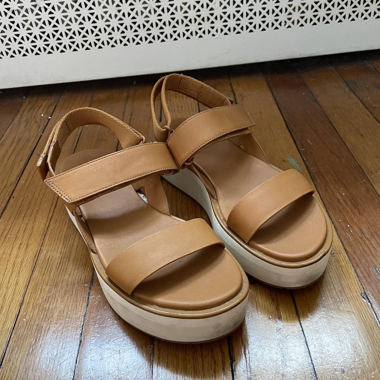 Everlane Tan Platform / Flatform Chunky Sandals... - Depop