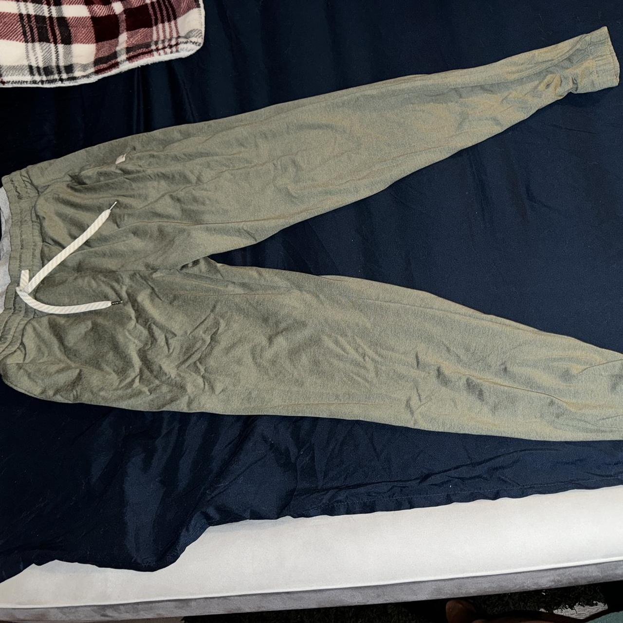 Vuori Sweats Size small - Depop