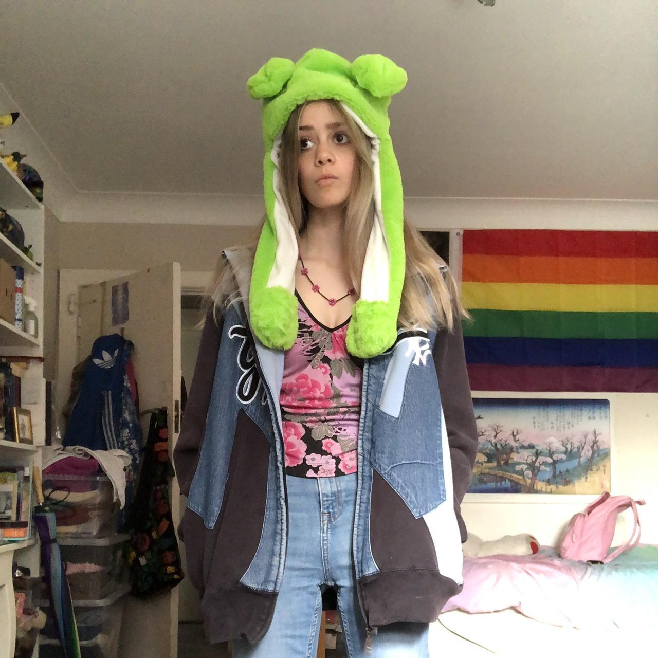 Adorable froggy frog hat with squeezy inflatable... - Depop