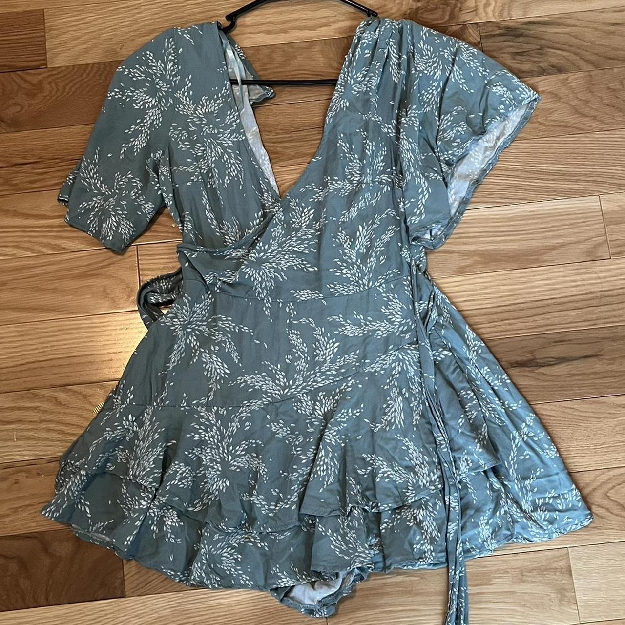 adorable princess polly green floral romper! this... - Depop