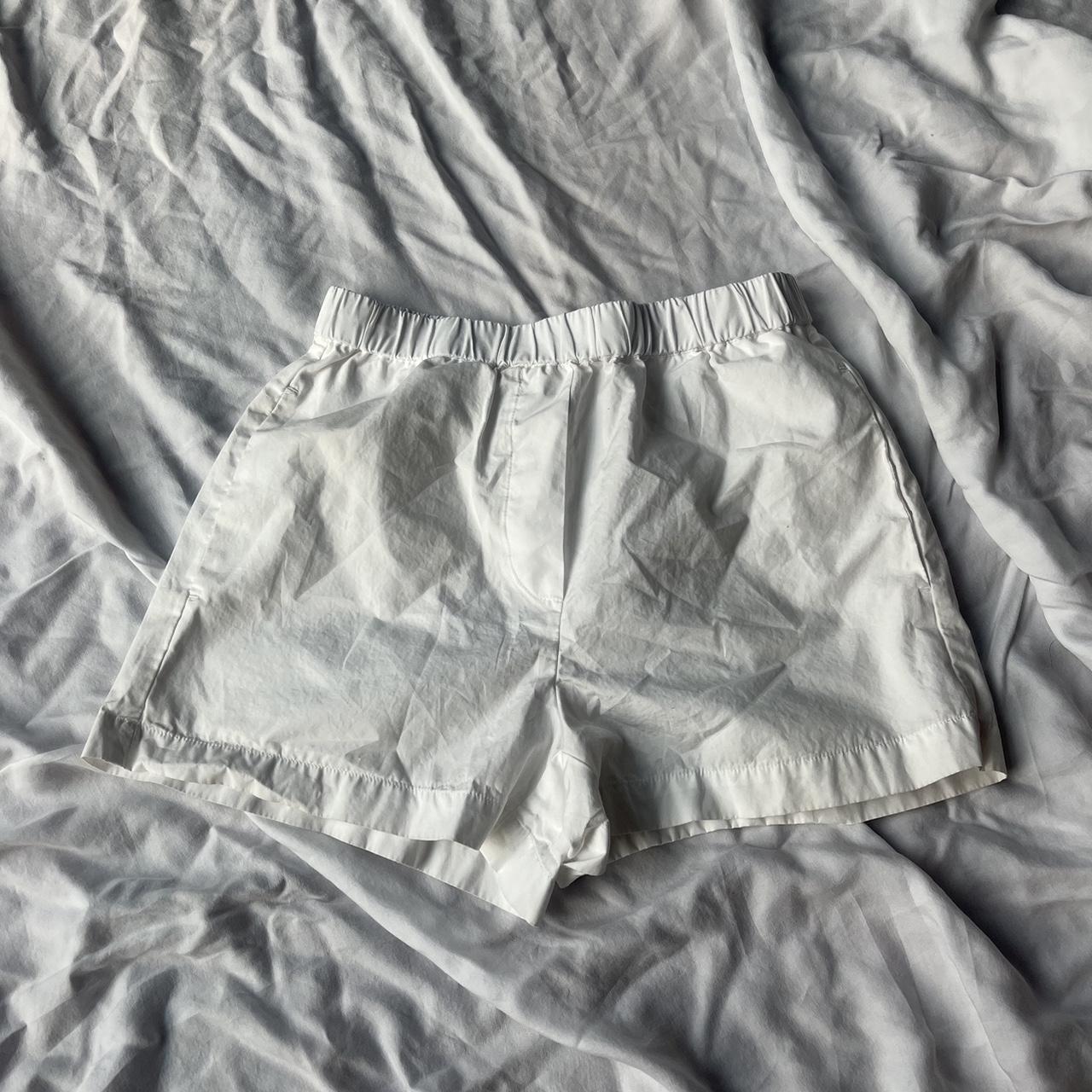 Aritzia Wilfred Free Breeze Shorts in White Size:... - Depop