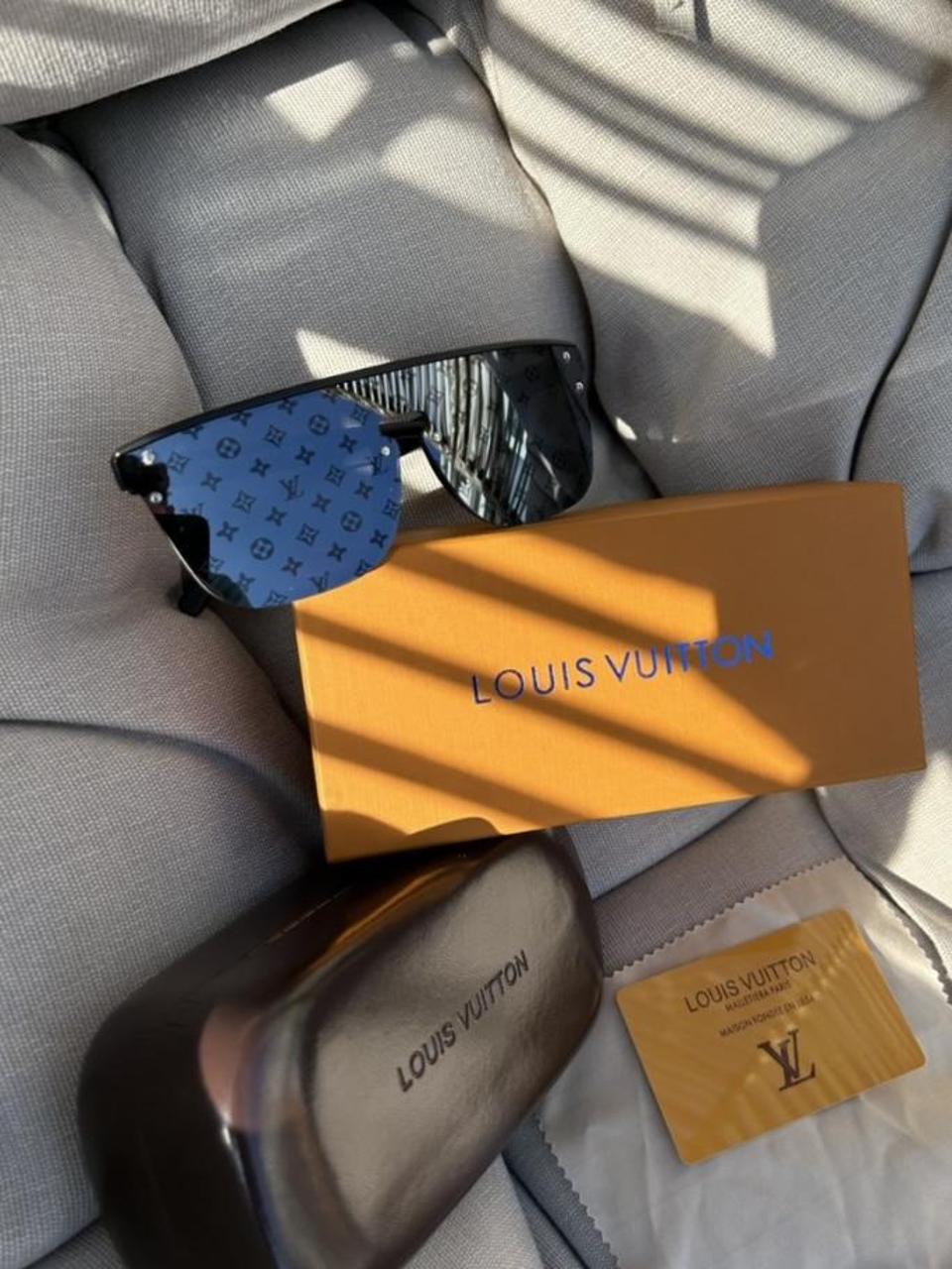 LV glasses Brand new, comes with everything shown on... - Depop