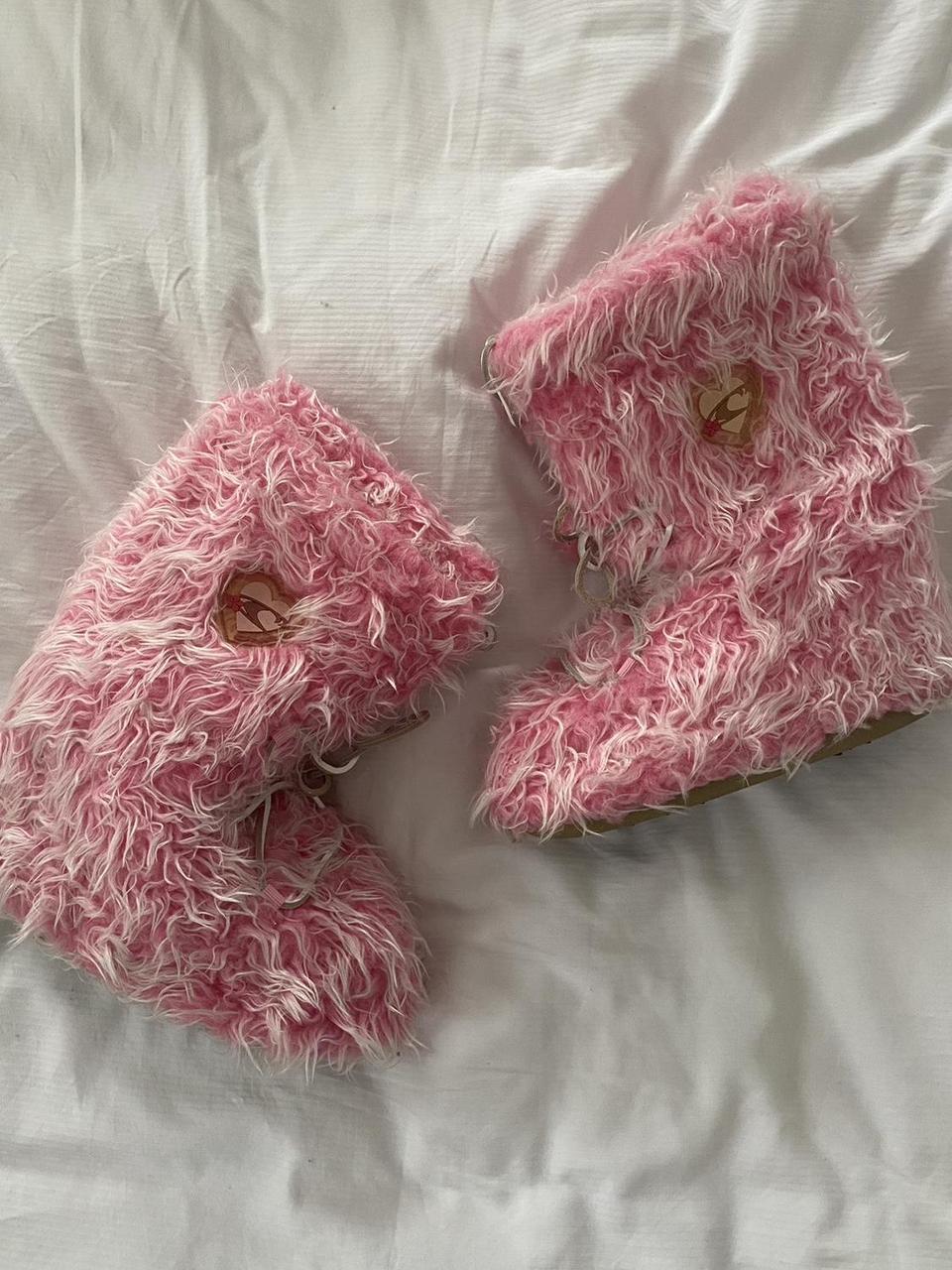 ˏˋ°•*⁀ O’NEILL BOOTS in pink chalet snow moon yeti... - Depop