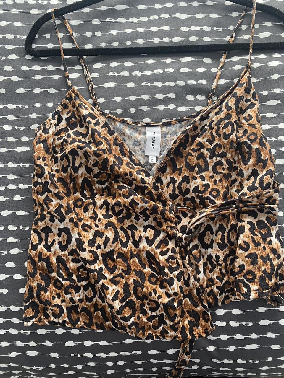 Wrap top. Cute for summer :) - Depop