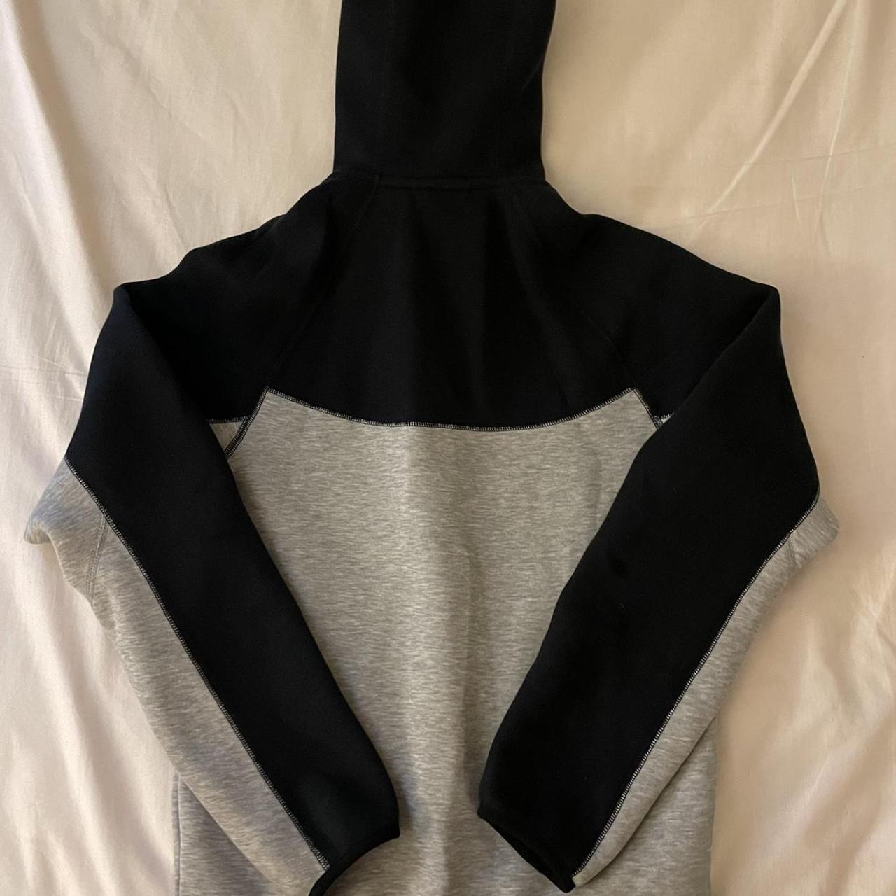 XS Nike Tech Fleece hoodie in grey and black... | Depop
