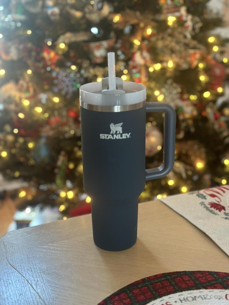 40 oz Stanley Cup Navy blue - Depop