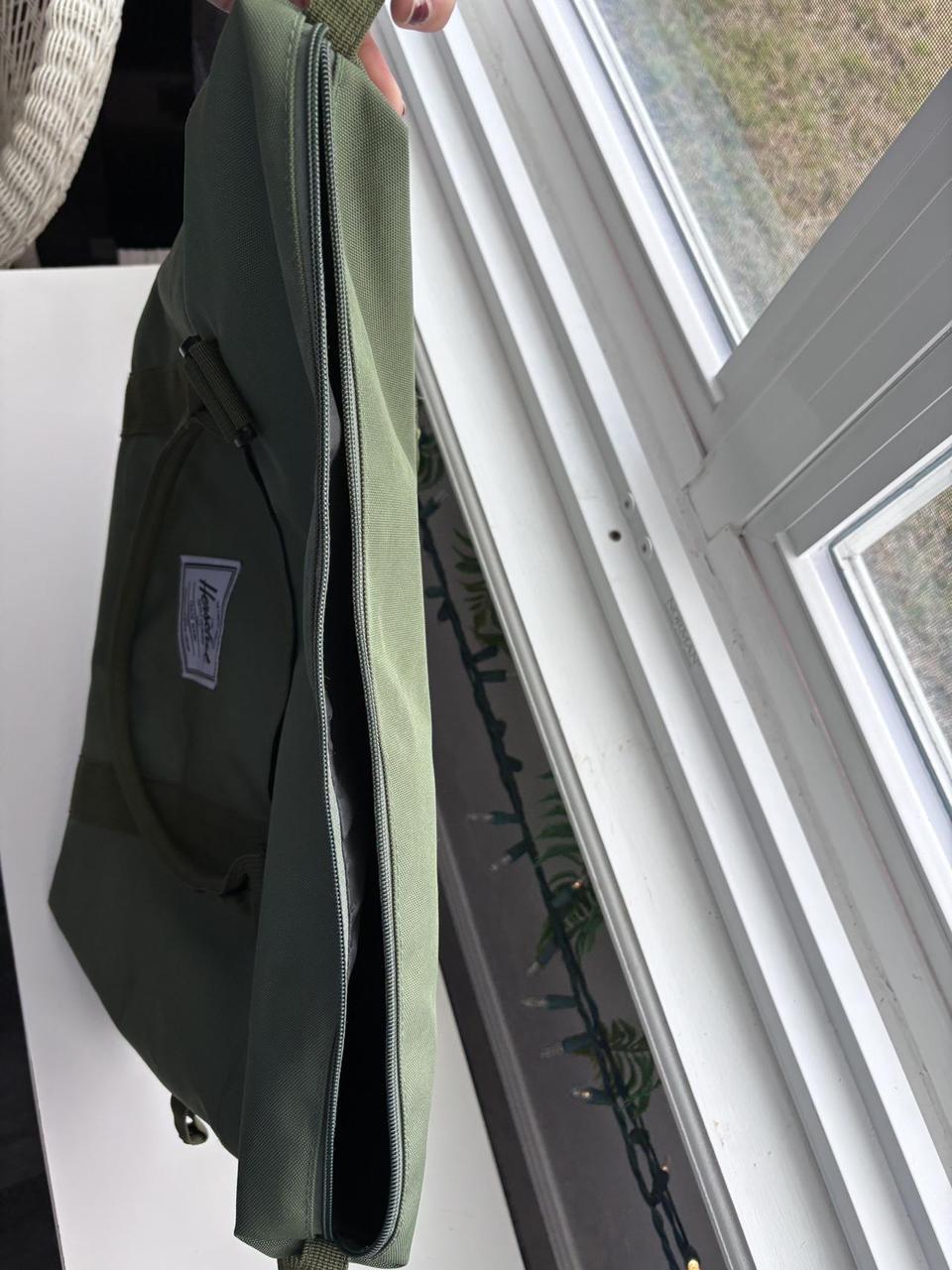 Herschel army green tote bag •great condition •no... - Depop