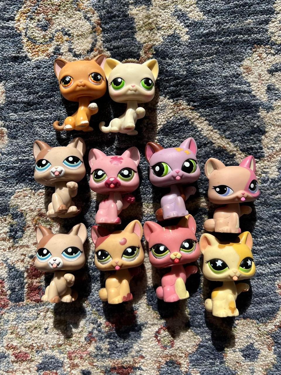 LPS / LITTLEST PET SHOP licking paw up cat! lps... - Depop