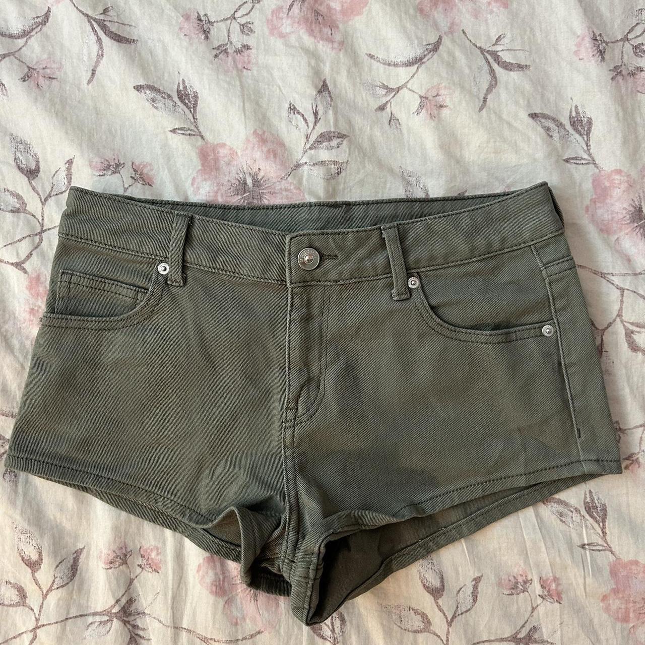 Green mid-rise booty shorts with stretch - Depop