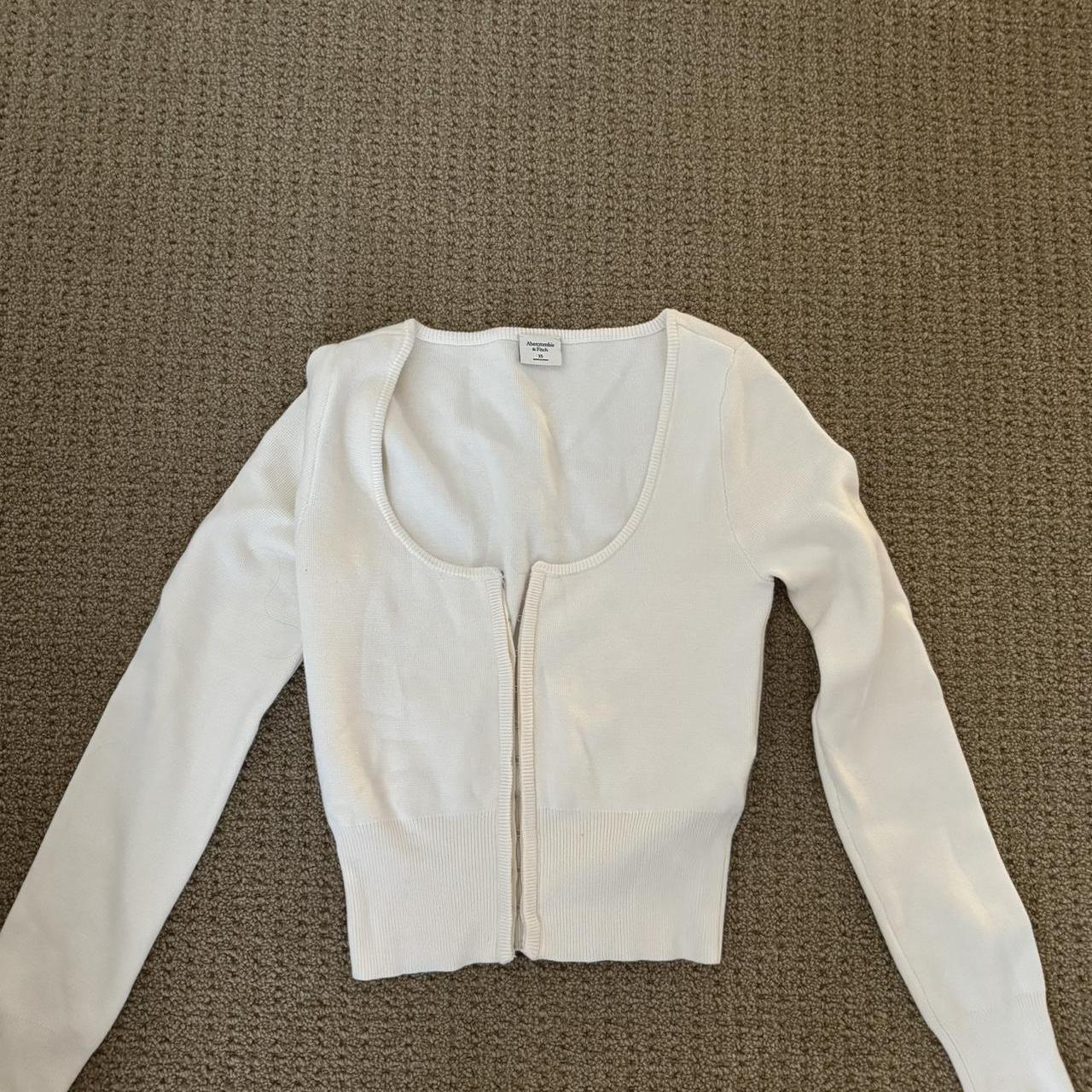 White cropped cardigan #cardigan abercrombie and... | Depop