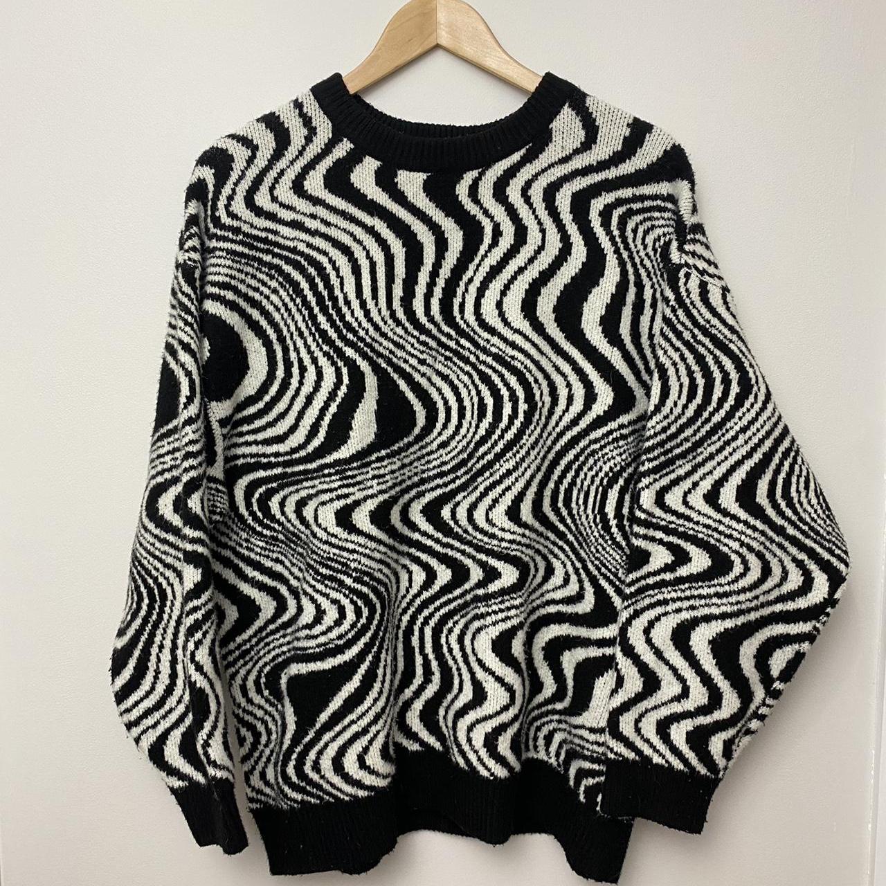 Swirl knit Sweater Glasson size M - Depop
