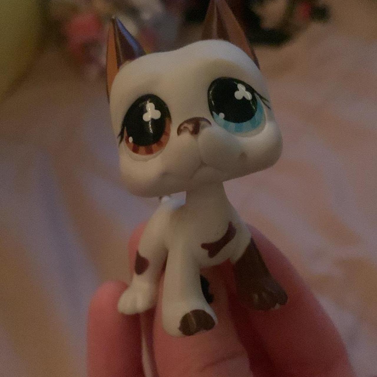 Littlest pet shop Great Dane #577 AUTHENTIC. good... | Depop