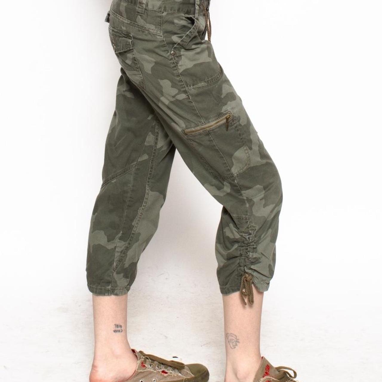 2000s Army Camo Cropped Pants by Unionbay. Olive... | Depop
