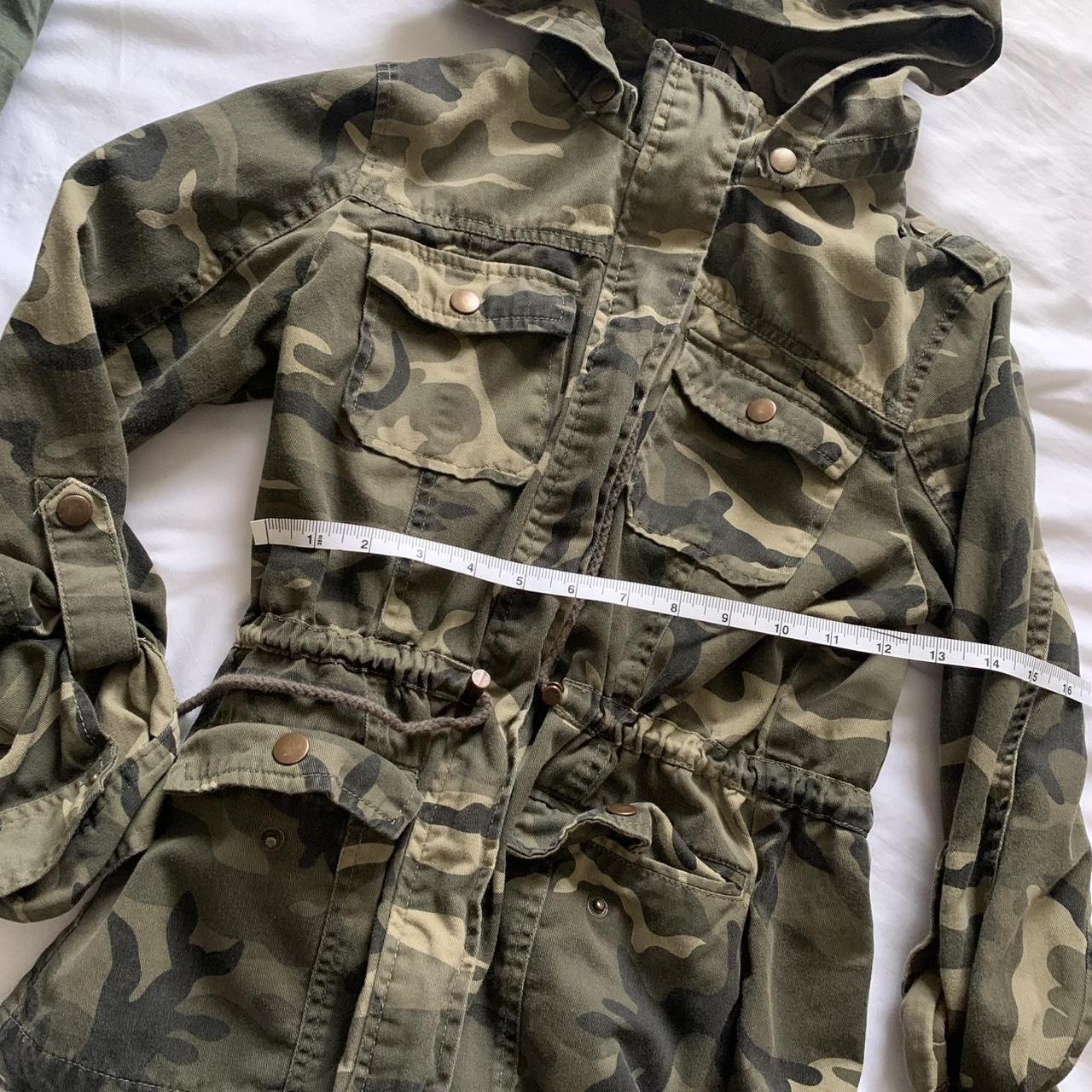 Very cute camo coat with waist cinch, removable... | Depop