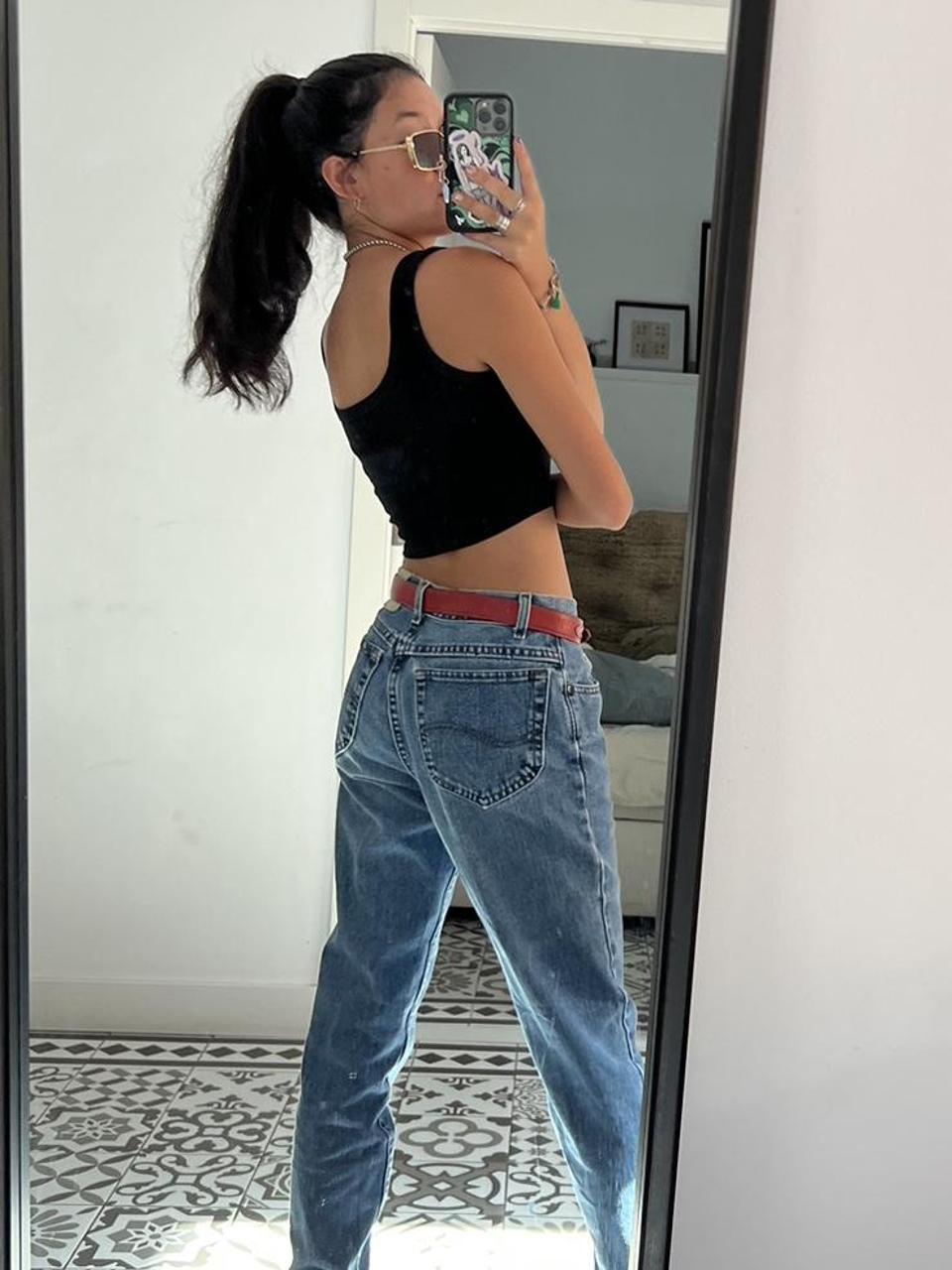 Super cute low rise Lee jeans size 24 waist for low... - Depop