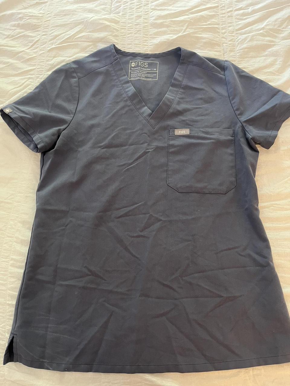 Graphite grey Fig scrubs Top: XS Bottoms: S - Depop