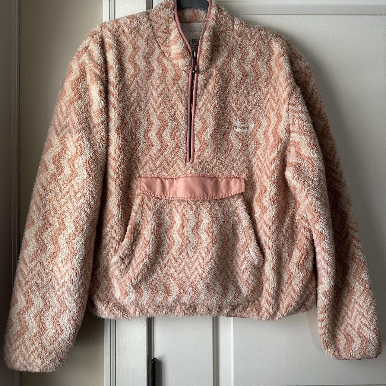Pink and white chevron fleece jacket #fleecelove | Depop