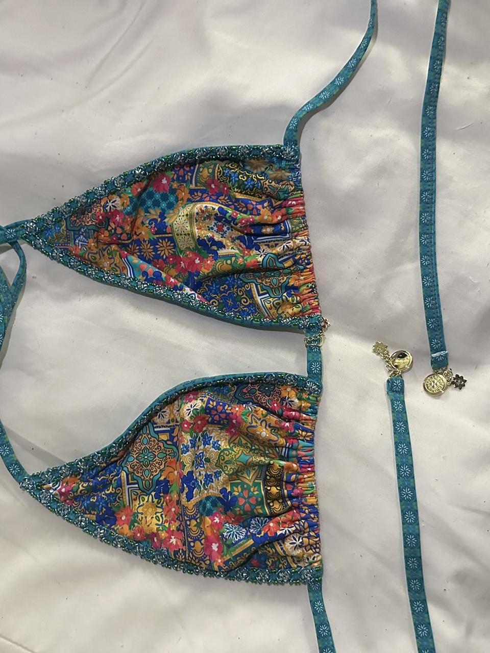 PICS OF THE BYDEE SWIM TOP IN DIFFERENT LIGHTING - Depop