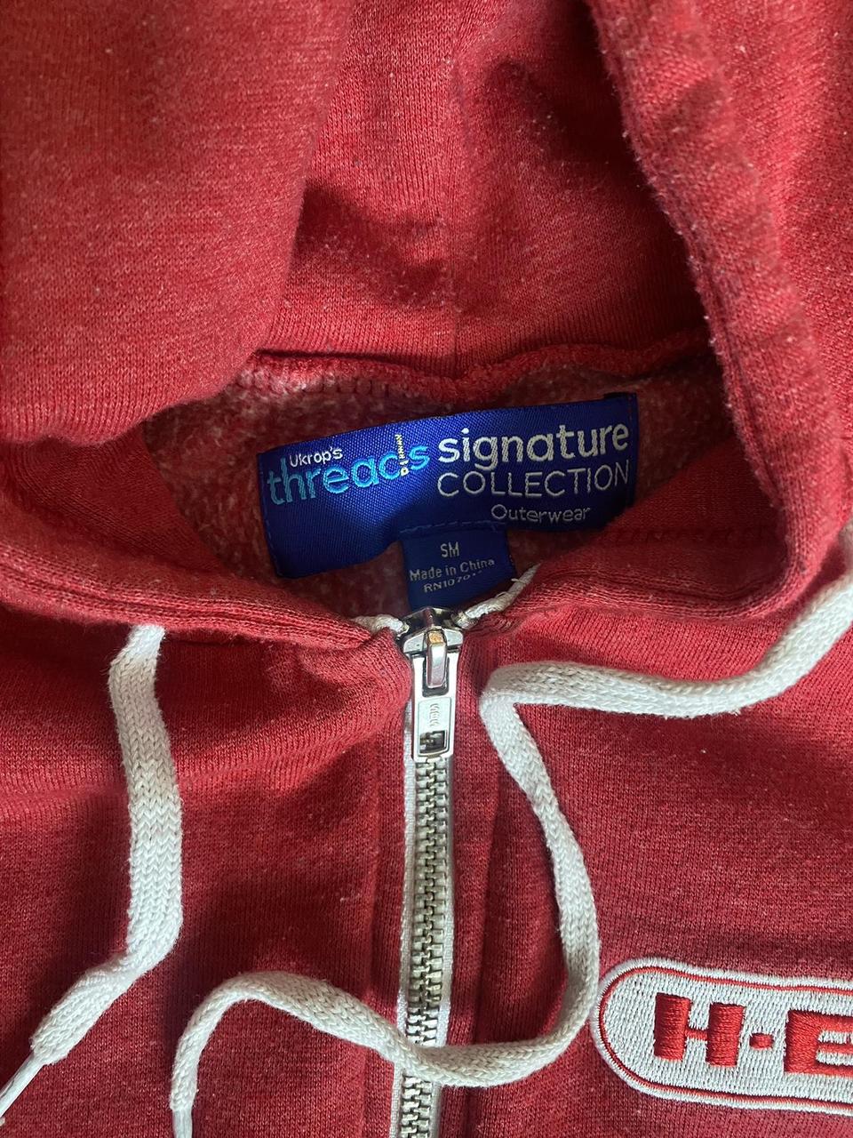 2000s HEB red and white zip up hoodie #vintage #y2k... - Depop