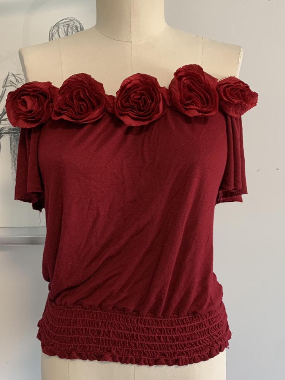 Vintage Twentyone Rose Top Size M Made in USA Can be... - Depop