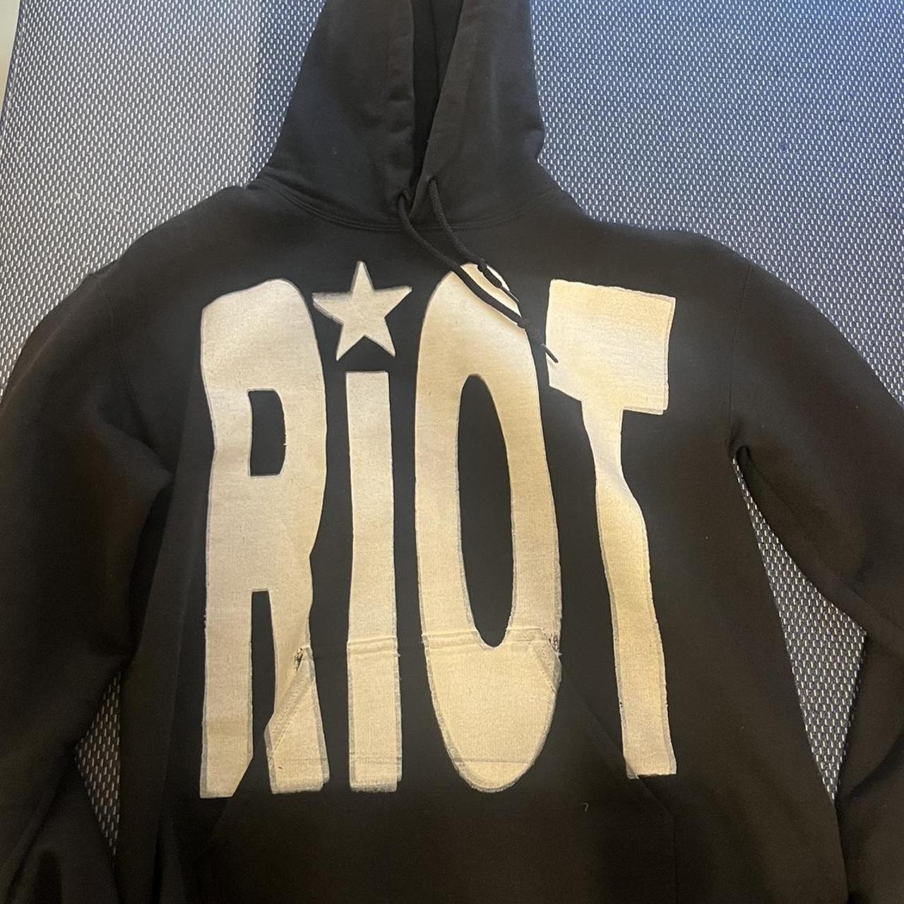 riot hoodie uvsailes - Depop