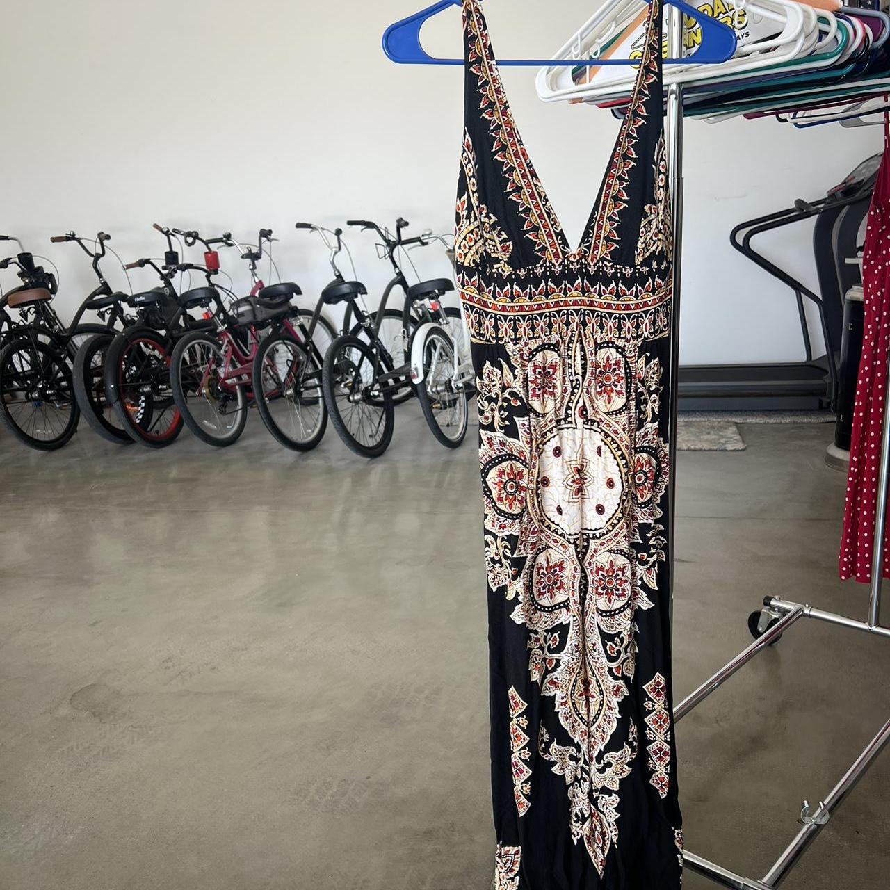 Angie Long Maxi Dress Size 6 Beautiful dress in... - Depop