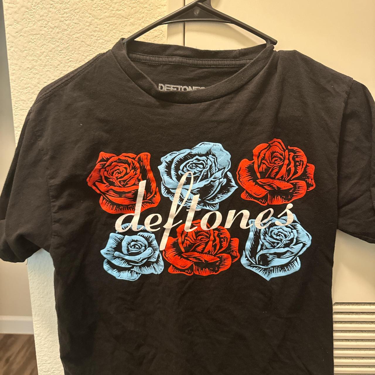 Deftones black and red cotton t-shirt #bandtee | Depop