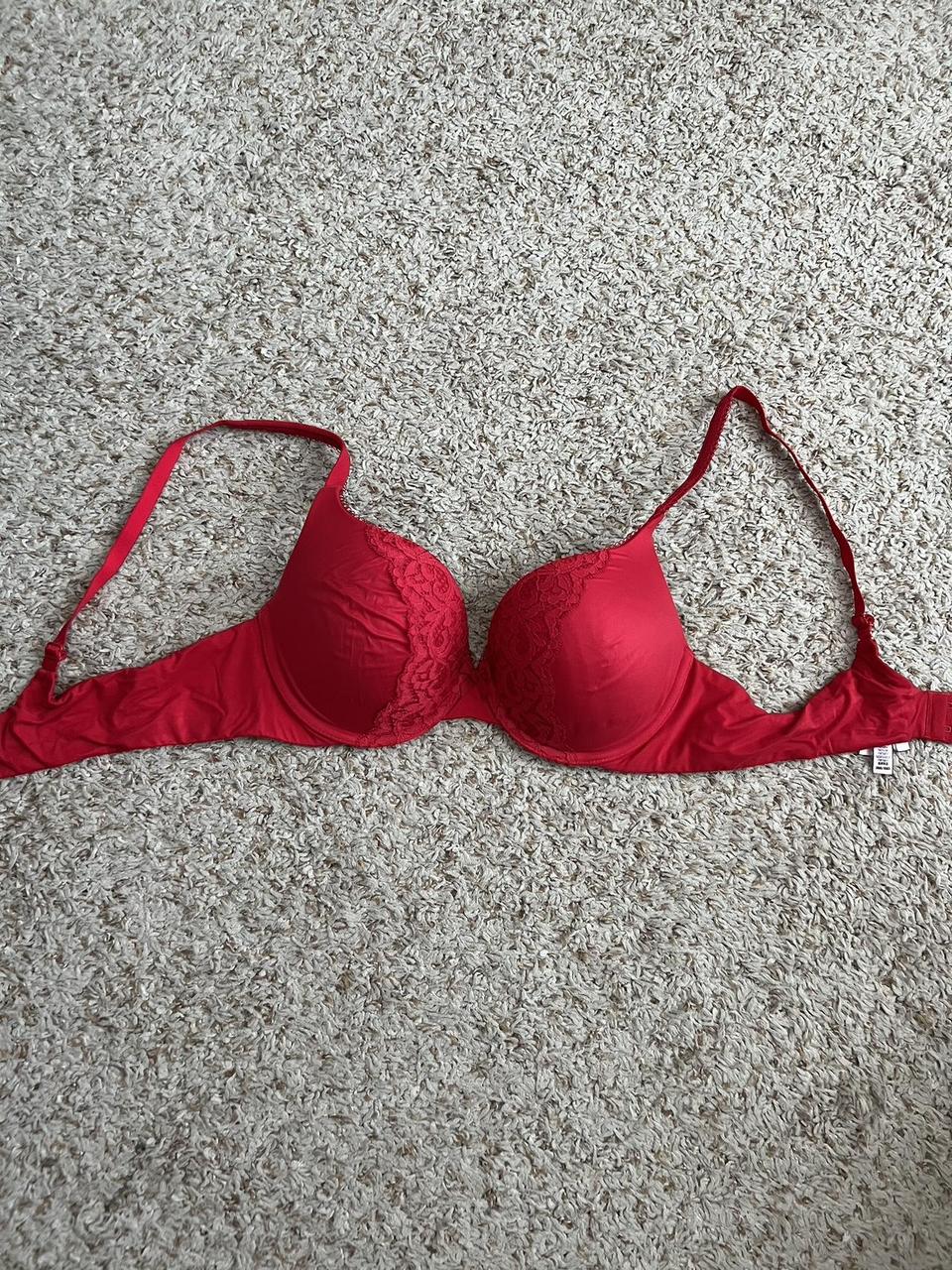 Comfortable yet scandalous red Victoria secret bra ️🤭 - Depop