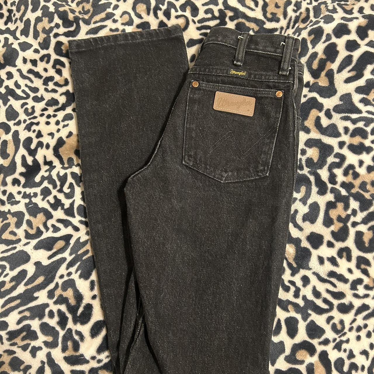 Retro Wranglers! 27x36 fit more as a 23, im size 24... | Depop