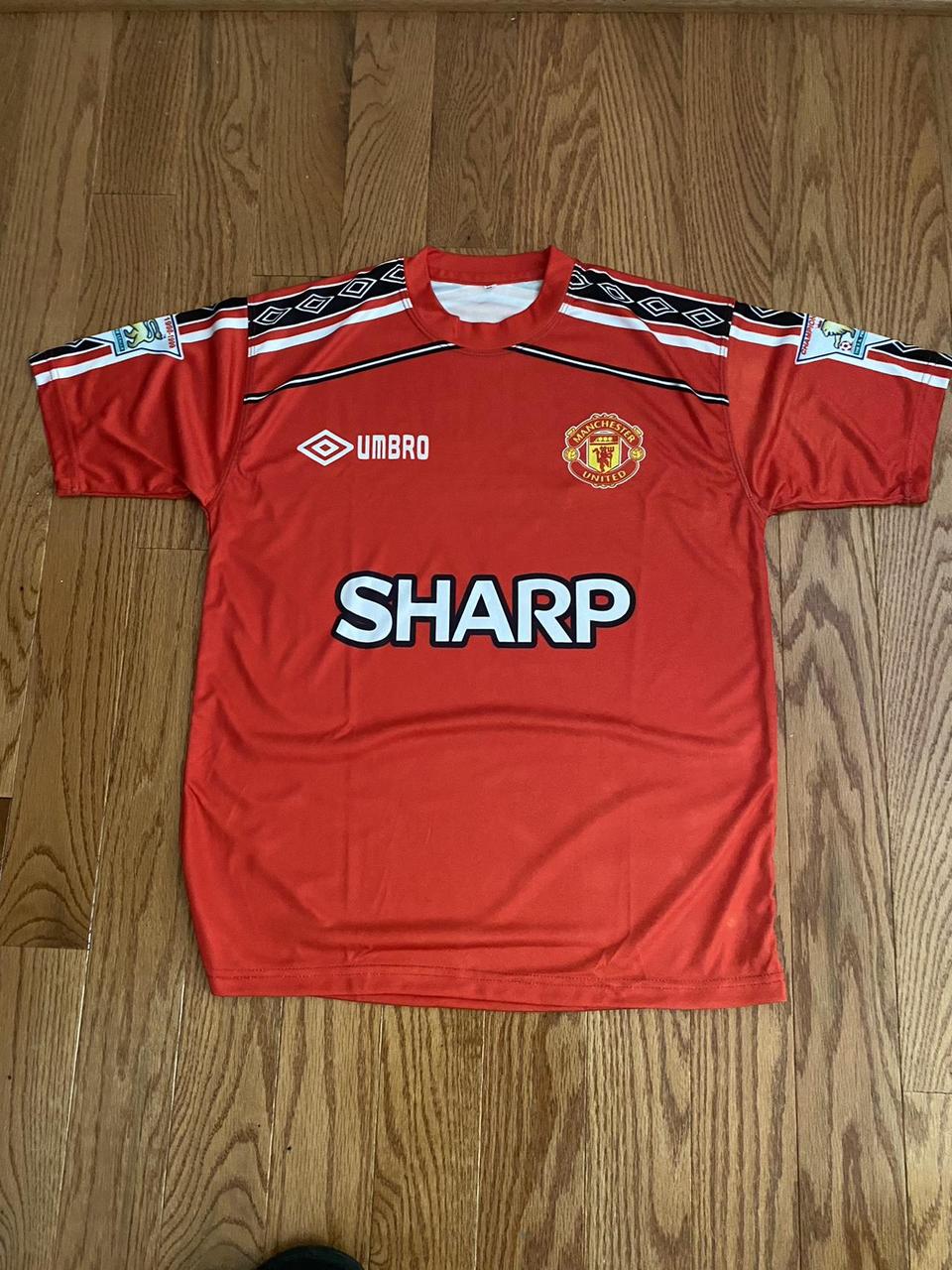 1999 Manchester United home shirt by Umbro - red and... - Depop