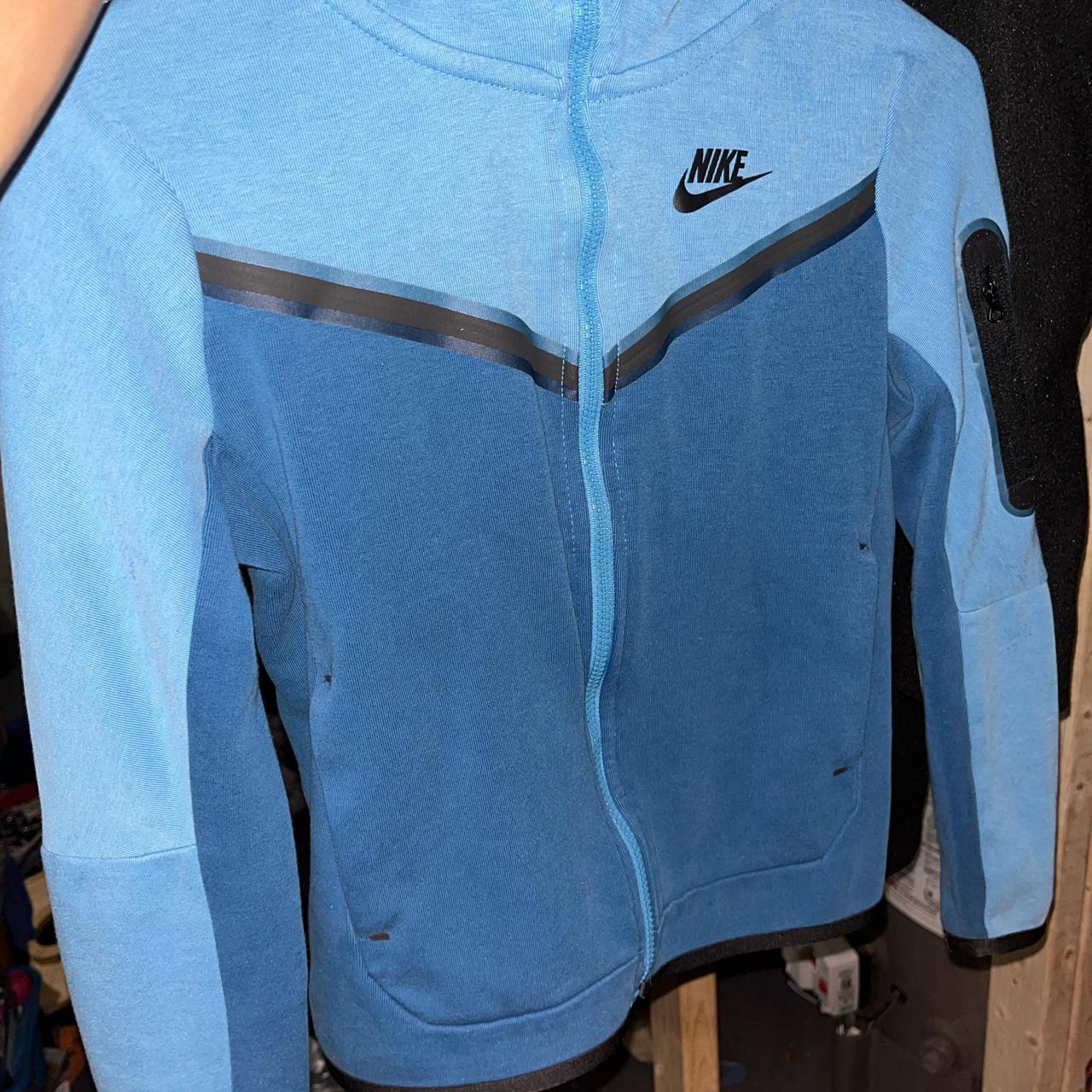 Nike Tech Blue Size Medium in Big Kids LIKE NEW - Depop