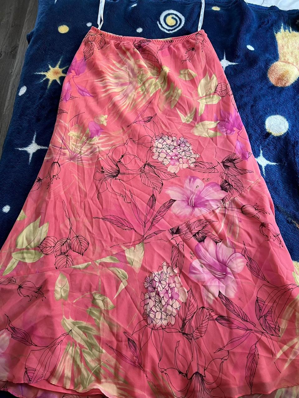 Maxi floral skirt label says size 10 Seen on a xs🫶🏽 - Depop