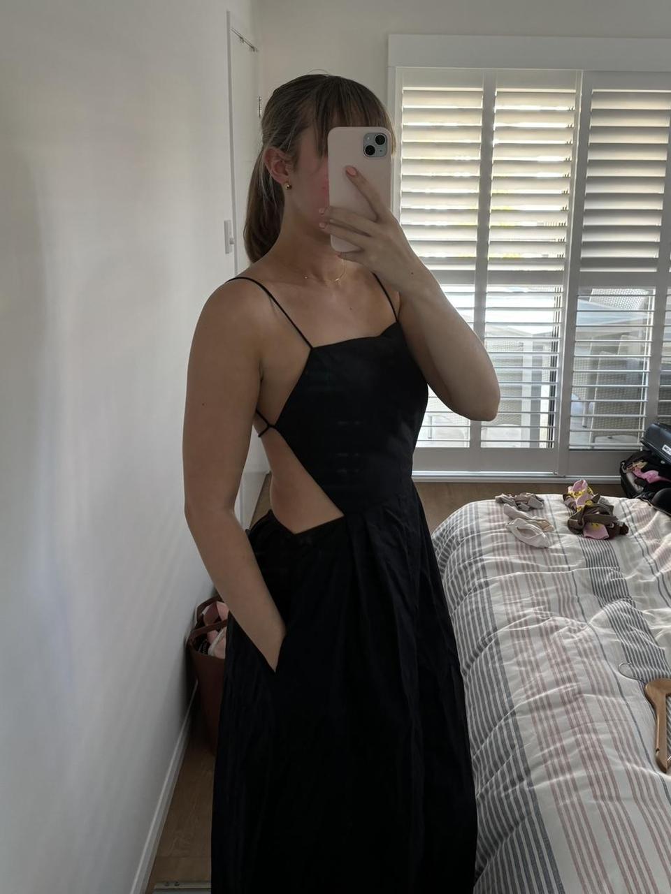 Venroy backless apron maxi dress 🖤 Excellent... - Depop