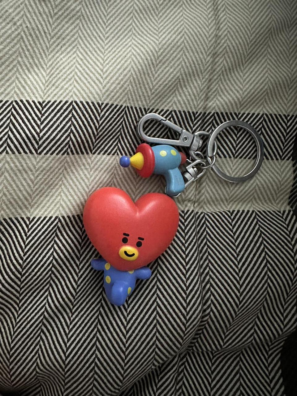 BT21 tata ray gun keychain - Depop