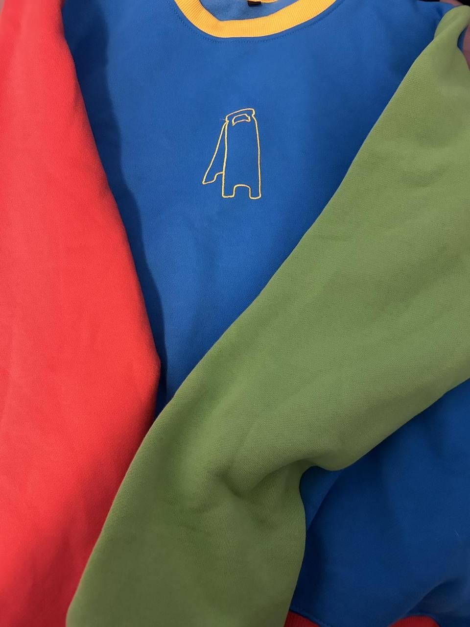 Piso4 merch (Not sold anymore) + signed card #piso4 - Depop