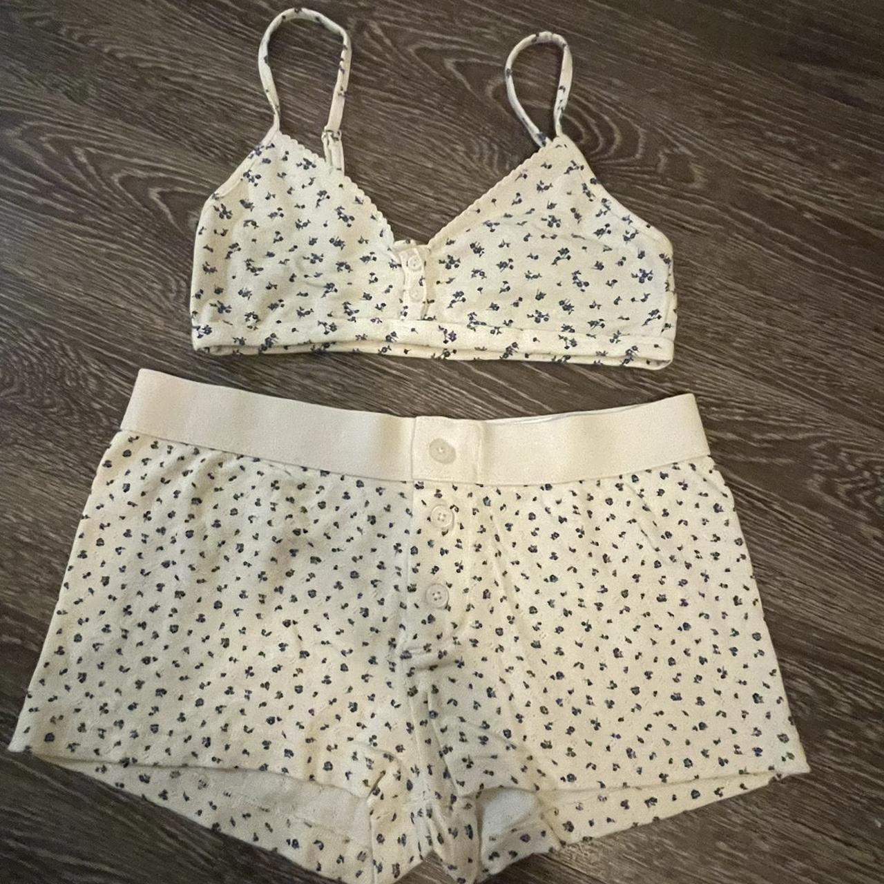 🧁 Brandy Melville matching boxers & bra set 🧁nwt - Depop