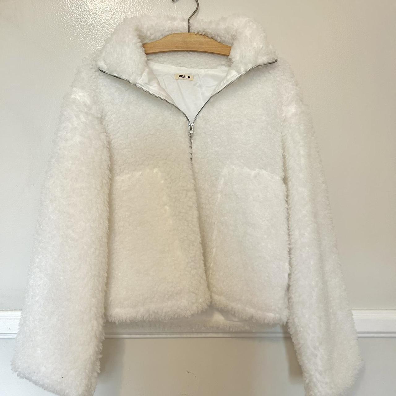 White fuzzy zip up jacket #winterjacket #depop #fauxfur | Depop