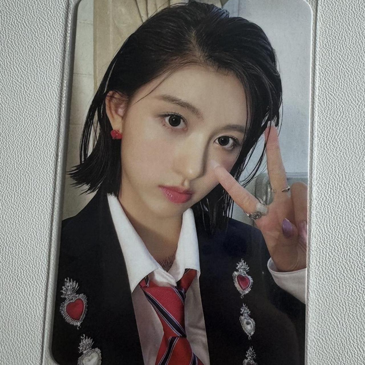ive photocard Gaeul Love dive ver.1 - Depop
