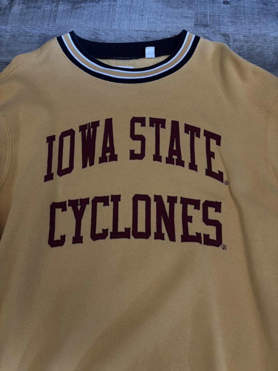 Iowa state fleece pullover size large worn twice... - Depop