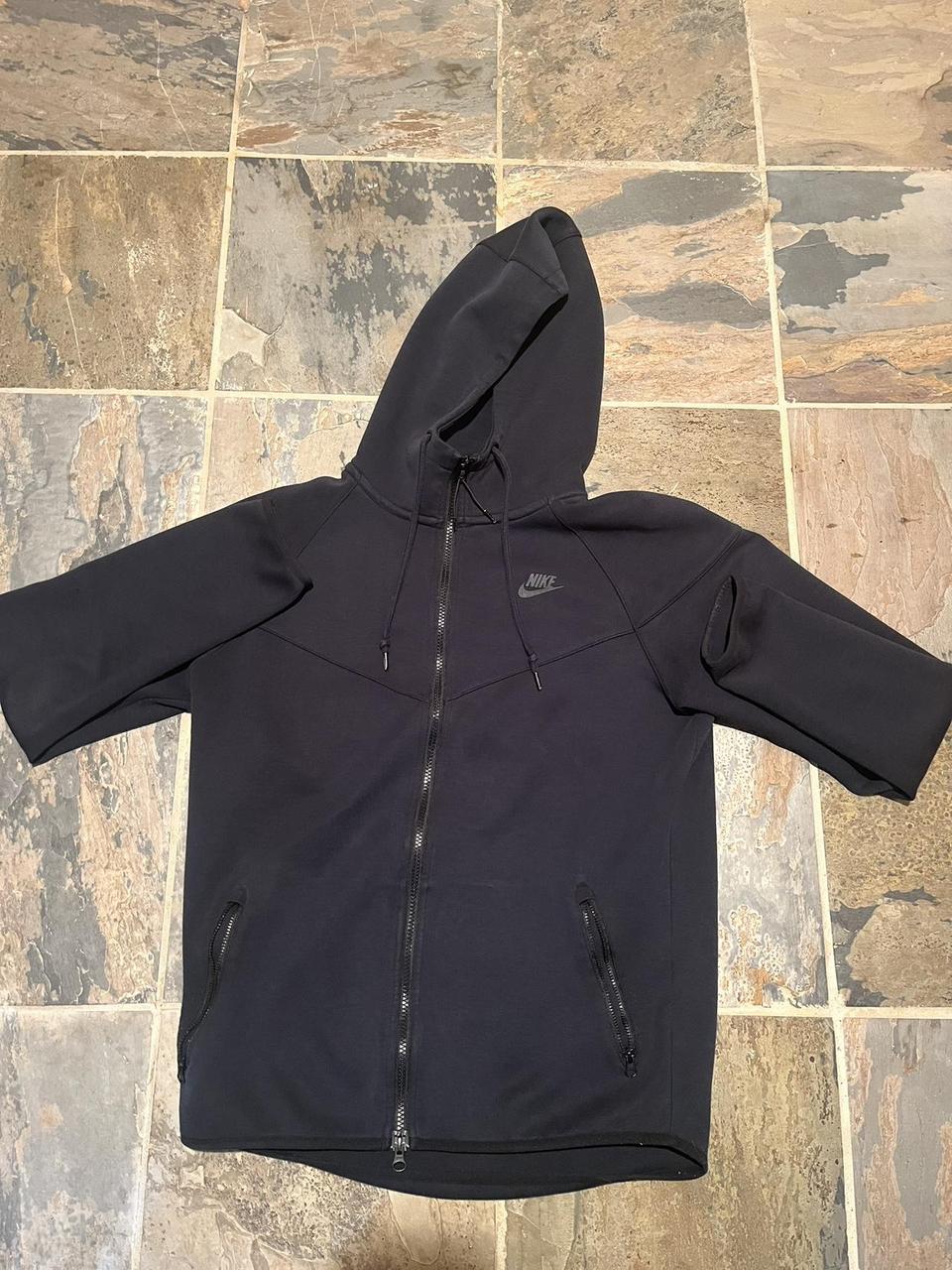 Black Nike tech - Depop